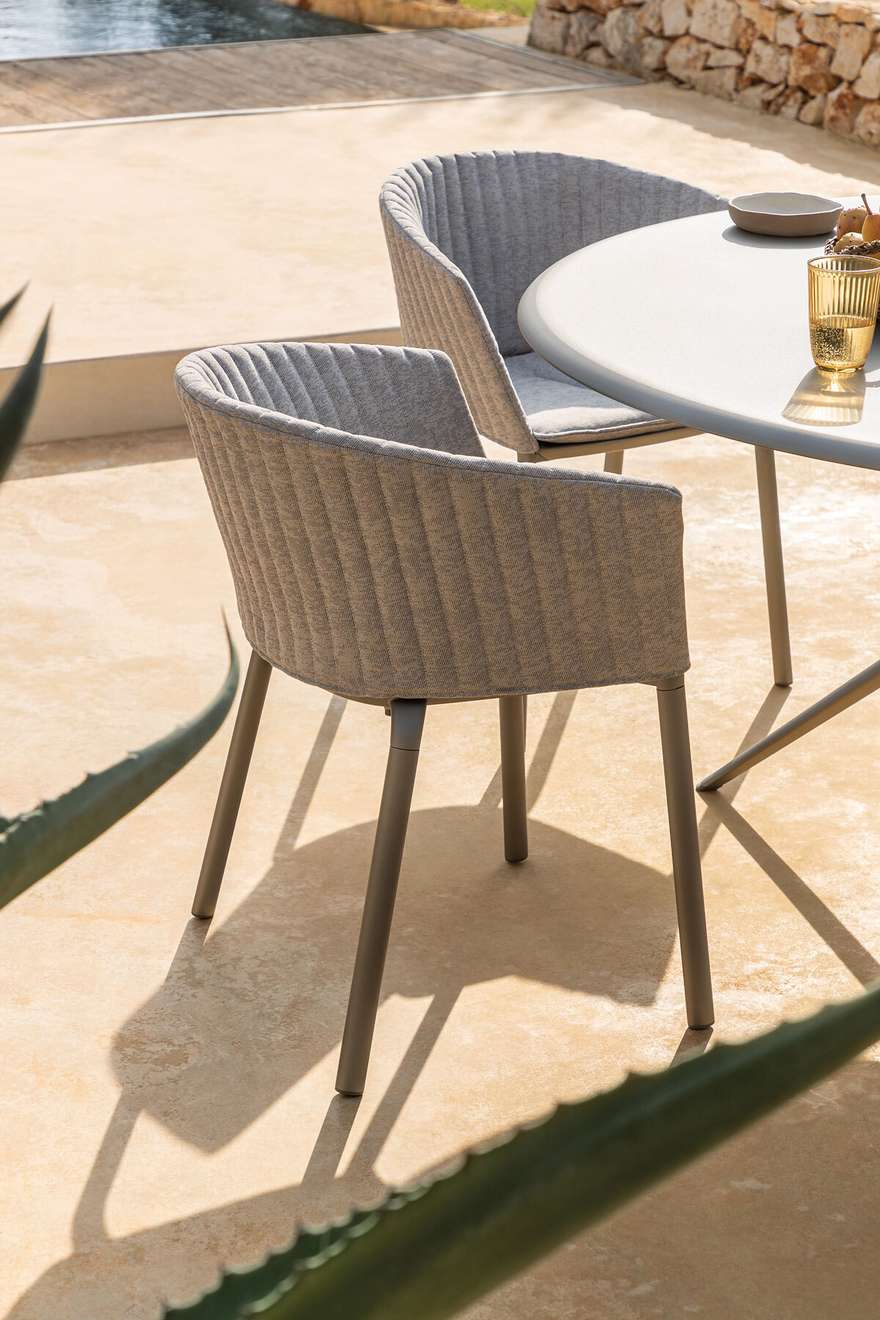 Moai round table - Fast Spa